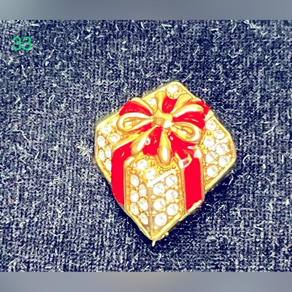 Jewelry | Monet Gift Box Pin | Poshmark